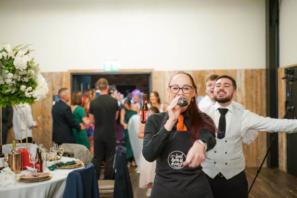 What Are Singing Waiters? - Singing Waiters